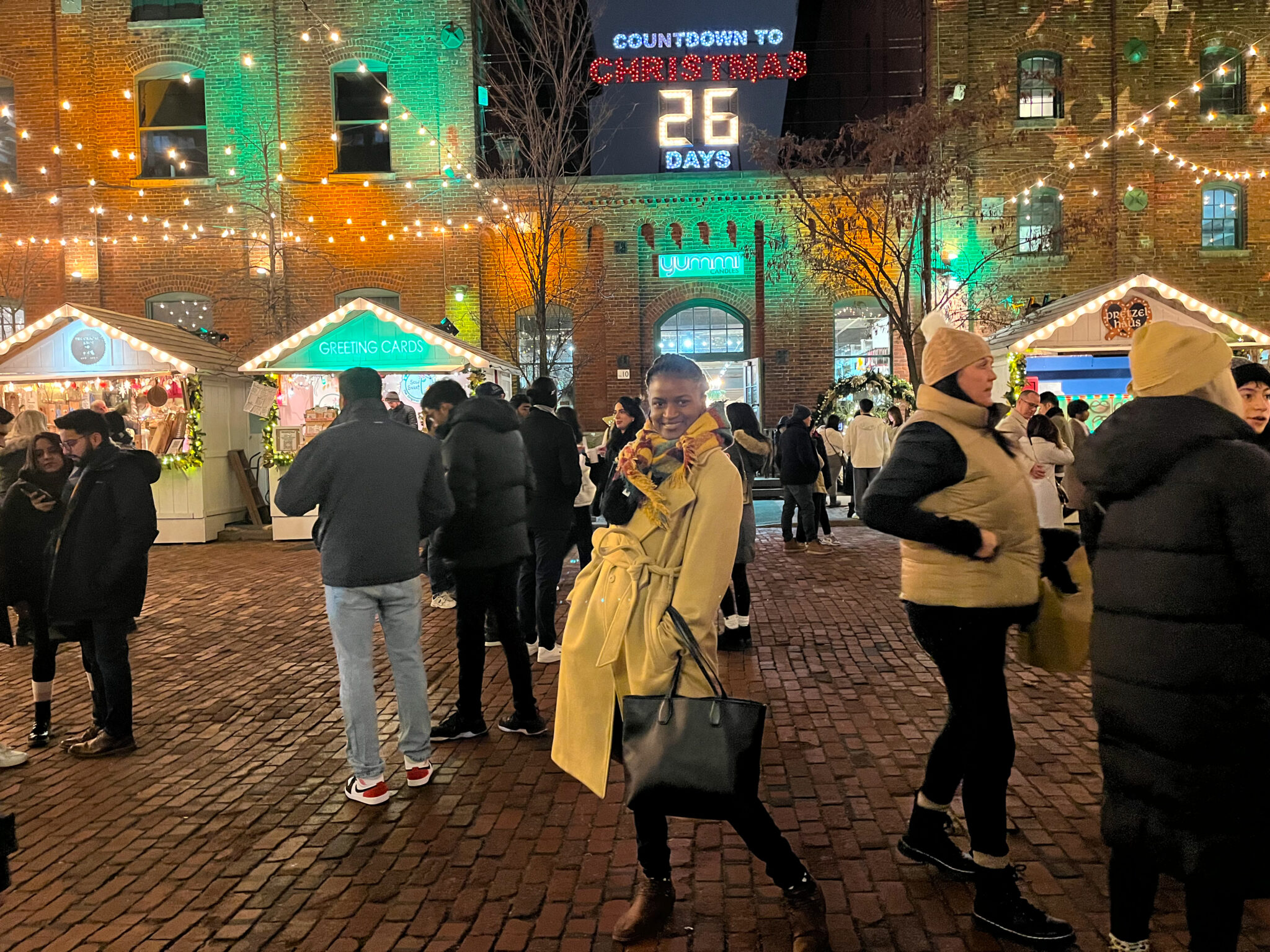Christmas Lights Toronto – Free Places to Get some Holiday Magic ...
